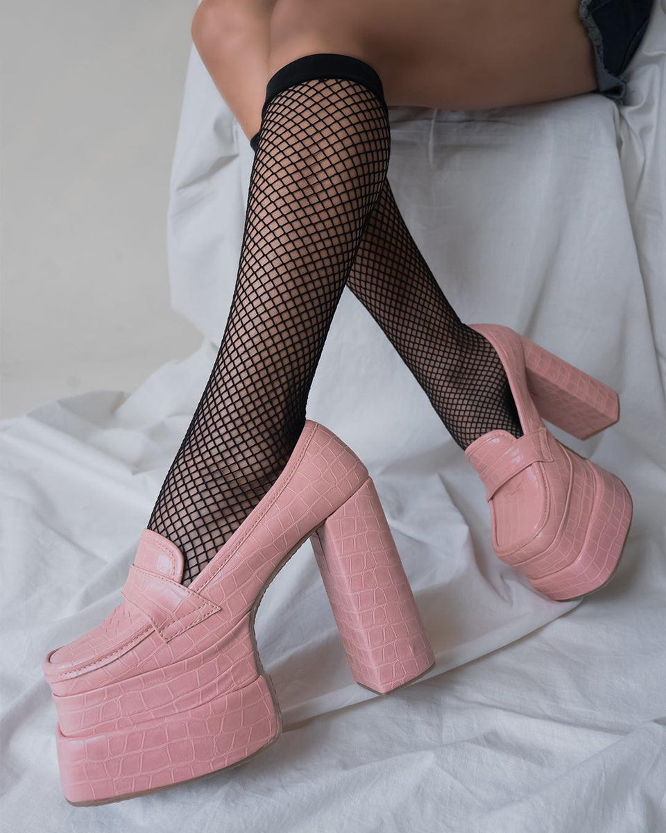 Cool Girl Aesthetics Runway Inspired Pink Shoe – Littlebox India
